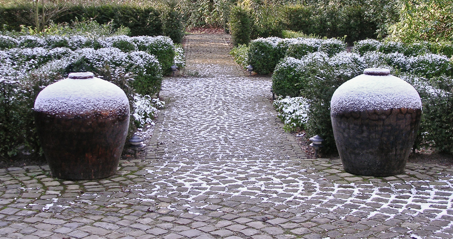 Leaving antique pots outside during winter - The Silk Road Collection